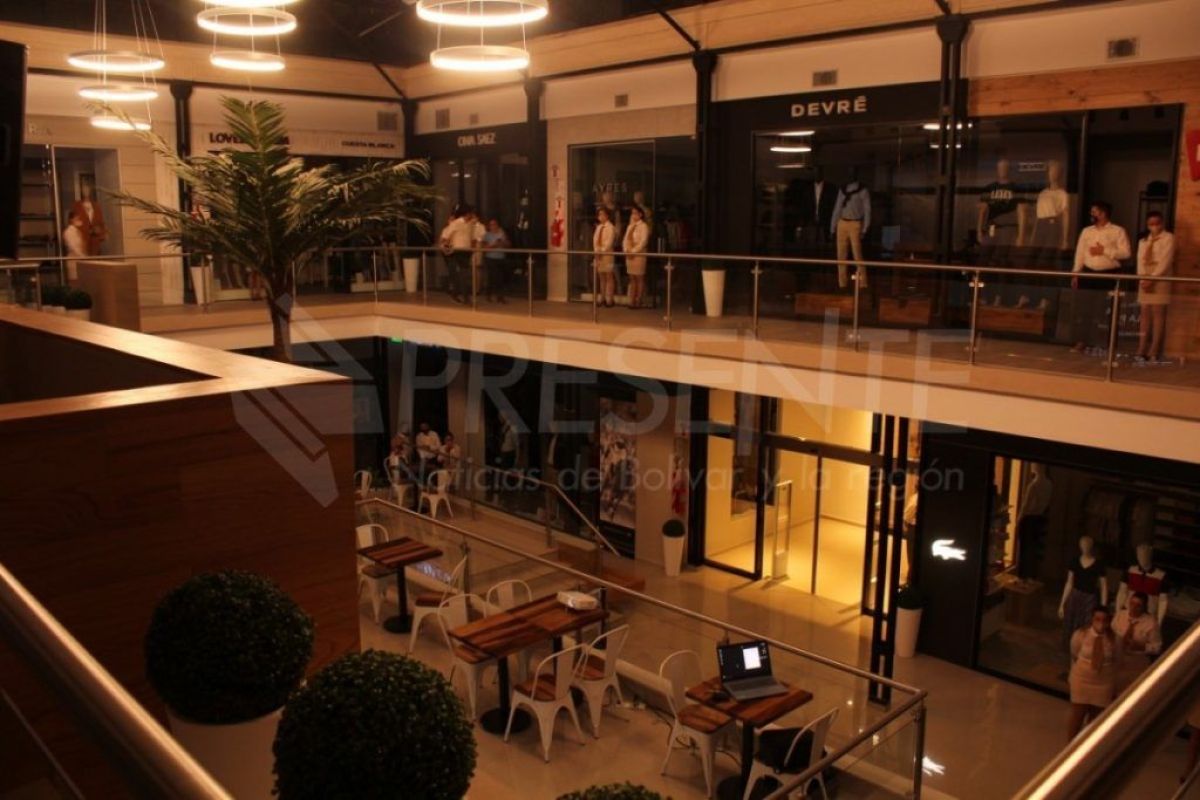 Se inauguró el centro comercial “La Perla” con la presencia de ...